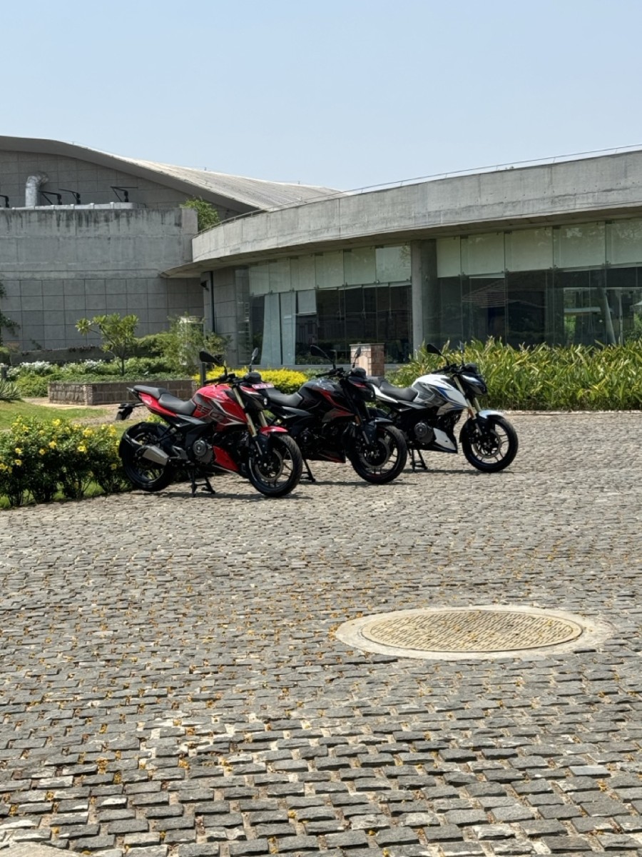 2024 Bajaj Pulsar N250 - What's New? Ride Review - Shifting Gears