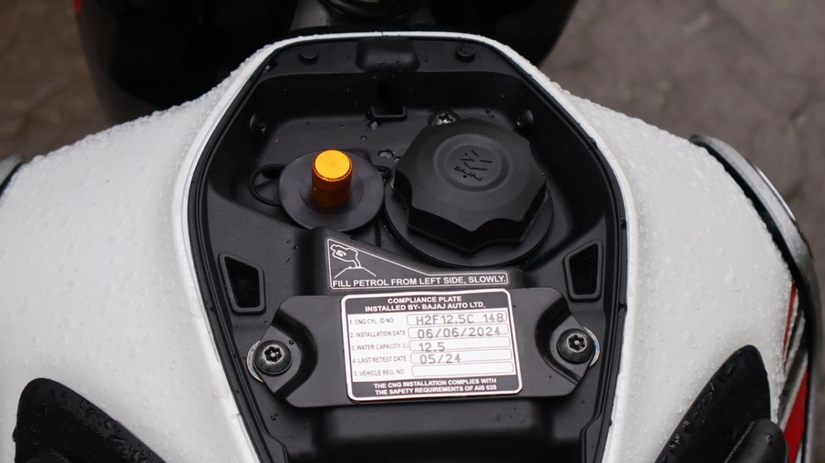 Bajaj Freedom - CNG Motorcycle Review - Shifting Gears
